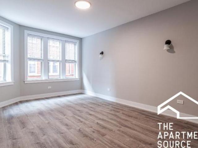 3 Br, 1 bath, Condo 554 West Aldine Ave