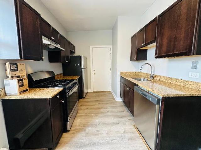 3 Br, 1 bath, Condo 5645 W Washington Blvd