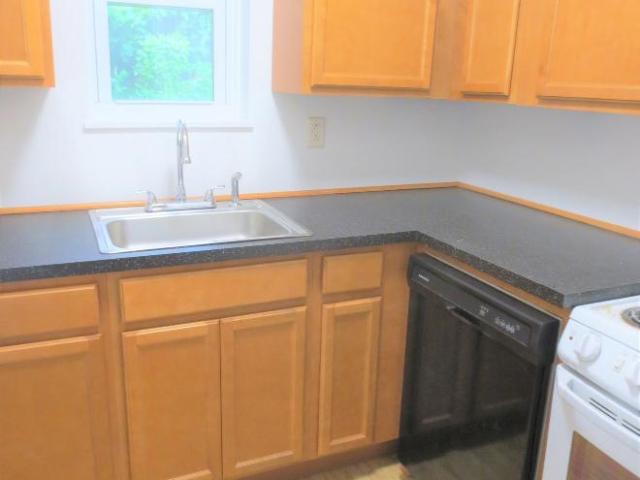 3 Br, 1 bath, Condo 5704 Darlington Road