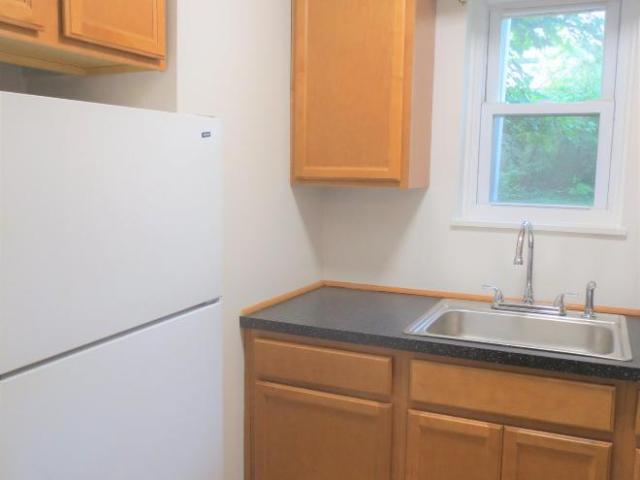 3 Br, 1 bath, Condo 5704 Darlington Road