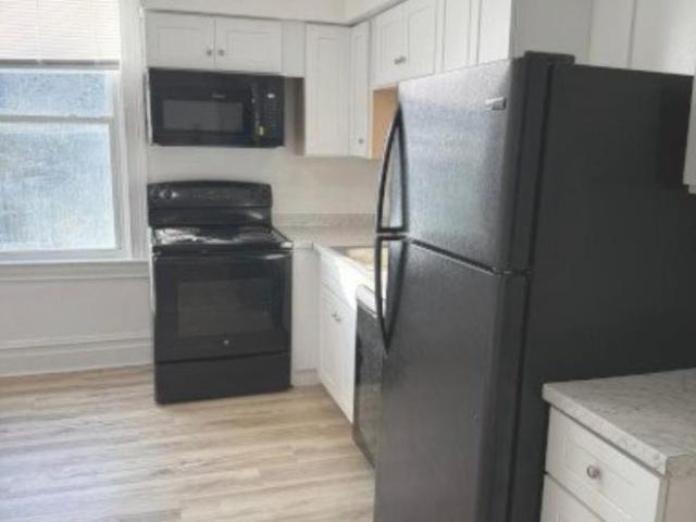 3 Br, 1 bath, Condo 5704 Darlington Road