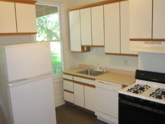 3 Br, 1 bath, Condo 5706 Darlington Road