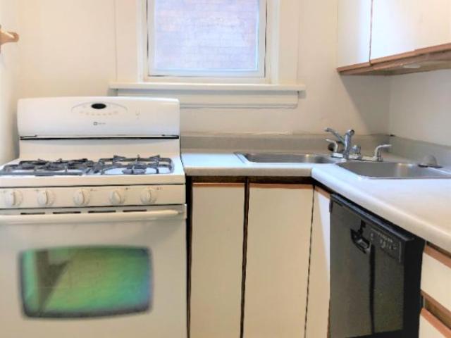 3 Br, 1 bath, Condo 5706 Darlington Road