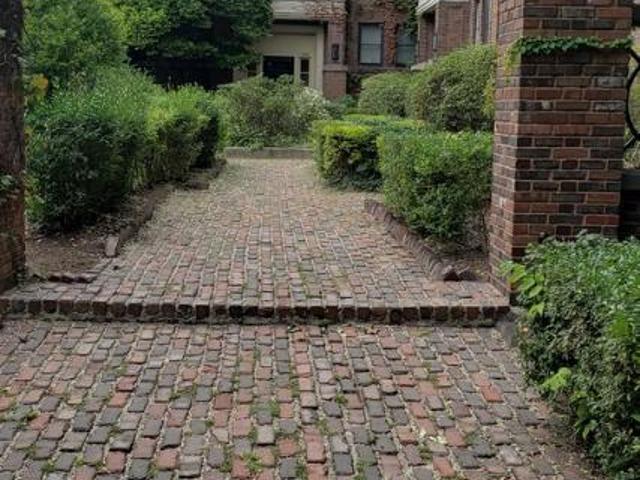 3 Br, 1 bath, Condo 5720 S Kenwood Avenue