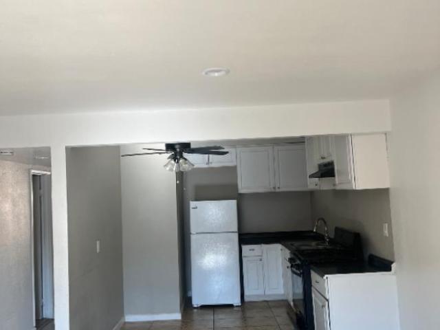 3 Br, 1 bath, Condo 5920 Streamview #1