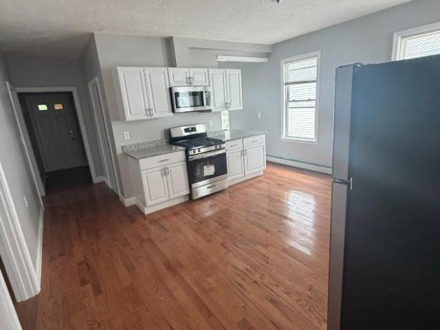 3 Br, 1 bath, Condo 597 Millbury St
