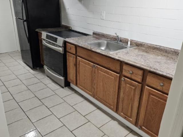 3 Br, 1 bath, Condo 63 Huntington Terrace