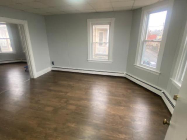 3 Br, 1 bath, Condo 63 Lowell Ave