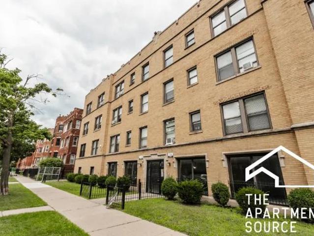 3 Br, 1 bath, Condo 6143 South Woodlawn Avenue