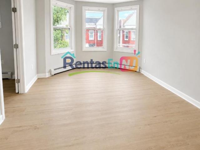3 Br, 1 bath, Condo 62 N 6th St
