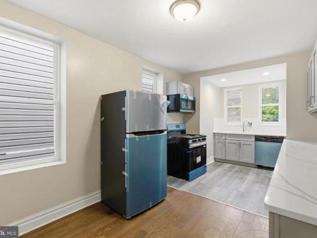 3 Br, 1 bath, Condo 632 W Cumberland St