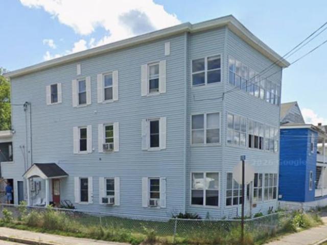 3 Br, 1 bath, Condo 634 Burgess Street