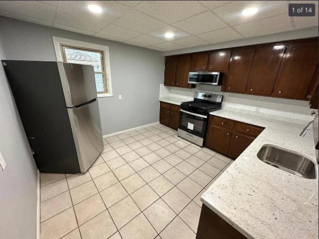 3 Br, 1 bath, Condo 67 Boutwell St