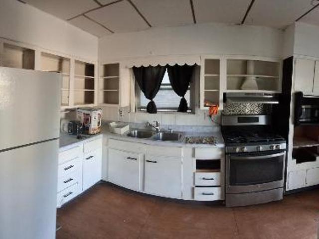 3 Br, 1 bath, Condo 6423 N Leavitt St