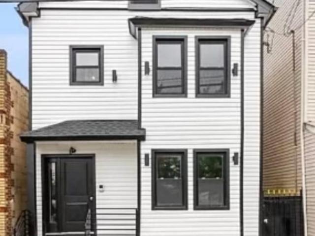 3 Br, 1 bath, Condo 654 S 12th St
