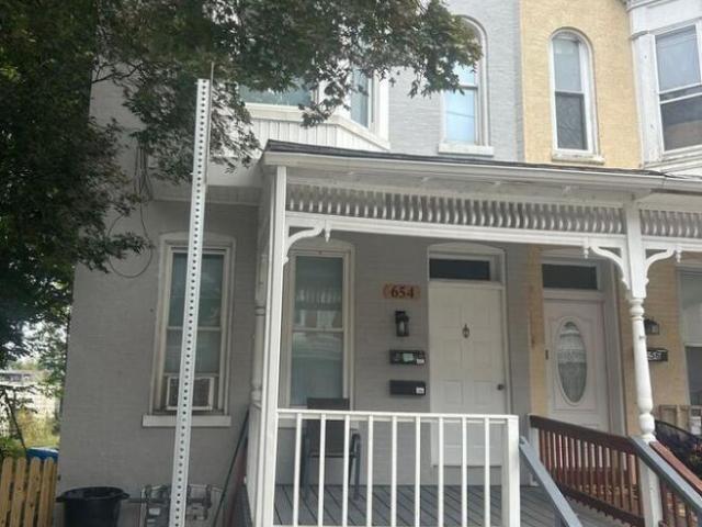 3 Br, 1 bath, Condo 654 W King Street