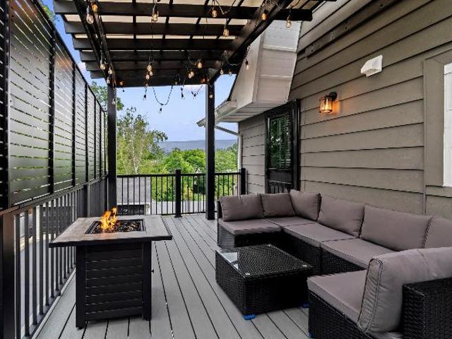 3 Br, 1 bath, Condo 660 Loraine Street