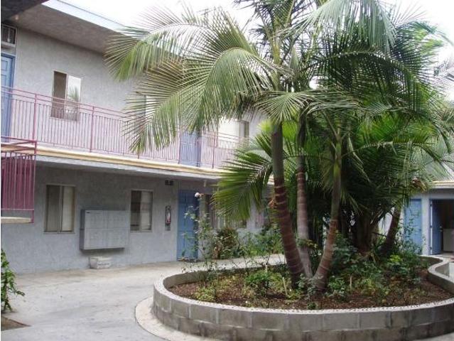3 Br, 1 bath, Condo 6890 Paramount Blvd
