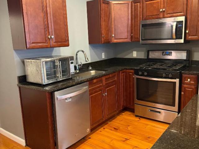 3 Br, 1 bath, Condo 69 Catharine St