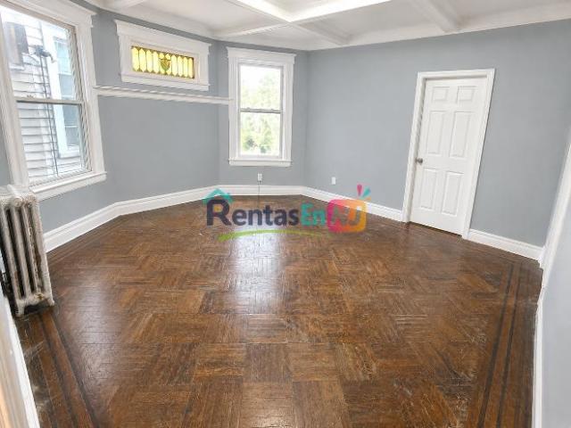3 Br, 1 bath, Condo 69 Farley Ave
