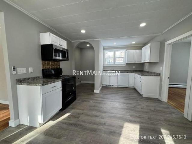 3 Br, 1 bath, Condo 6 Woodman Ave Apt