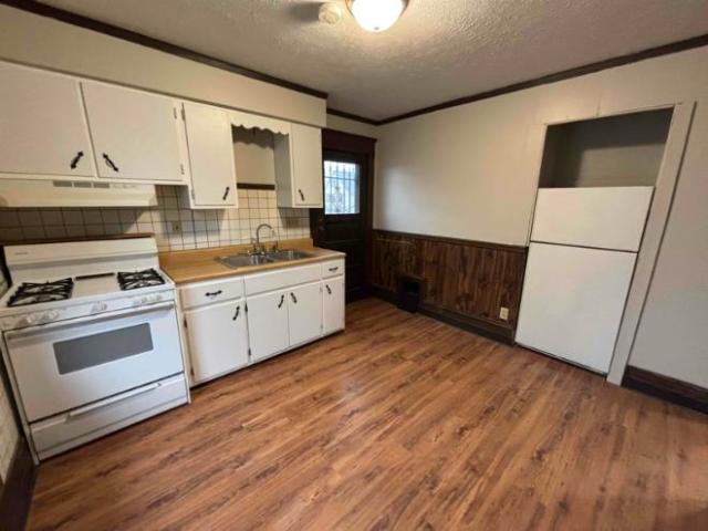 3 Br, 1 bath, Condo 703 Harrison Ave Sw