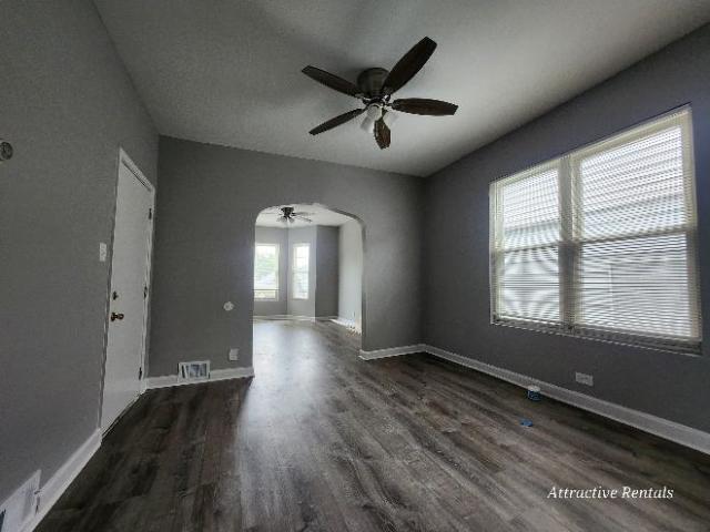 3 Br, 1 bath, Condo 707 E 92nd Pl