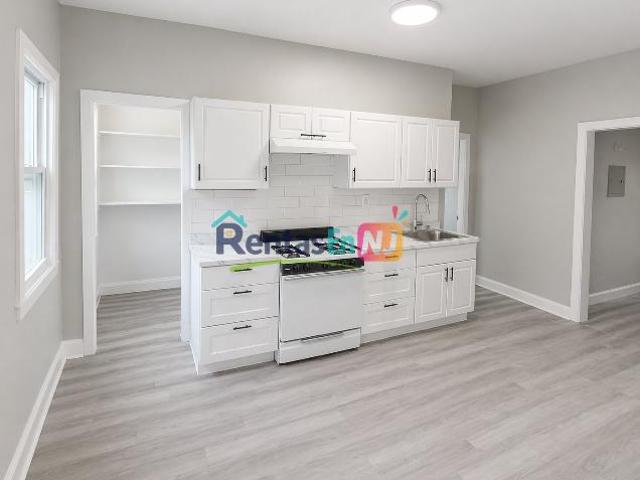 3 Br, 1 bath, Condo 71 W Alpine St