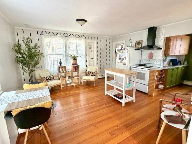 3 Br, 1 bath, Condo 71 Commodore St