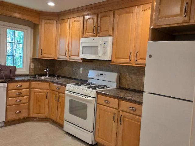 3 Br, 1 bath, Condo 72 Prospect St