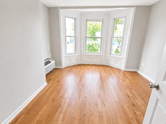 3 Br, 1 bath, Condo 738 Clinton Ave