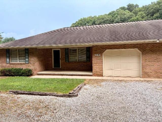 3 Br, 1 bath, Condo 7603 Crooks Rd SW