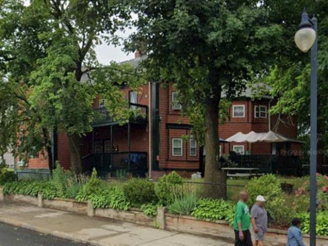 3 Br, 1 bath, Condo 76 Hamlet Ave