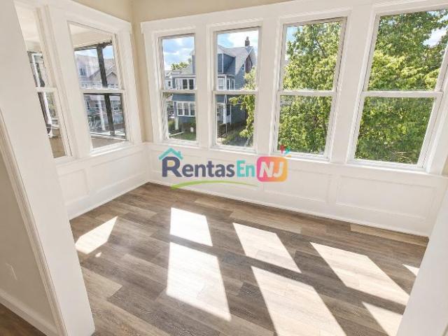 3 Br, 1 bath, Condo 78 Huntington Terrace