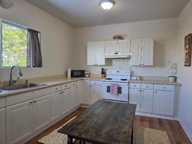 3 Br, 1 bath, Condo 83 Anuenue Street