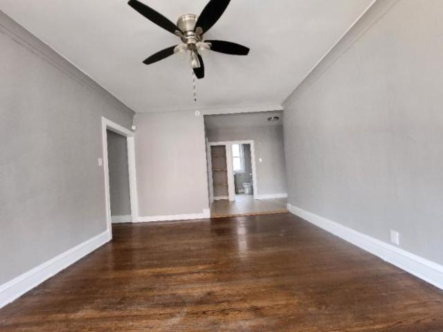 3 Br, 1 bath, Condo 8000 S Champlain Ave