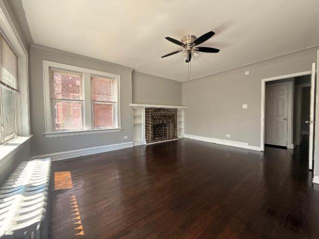 3 Br, 1 bath, Condo 8000 S Champlain Ave