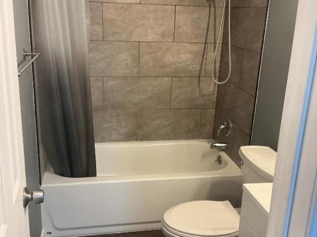 3 Br, 1 bath, Condo 800 Yucca Drive