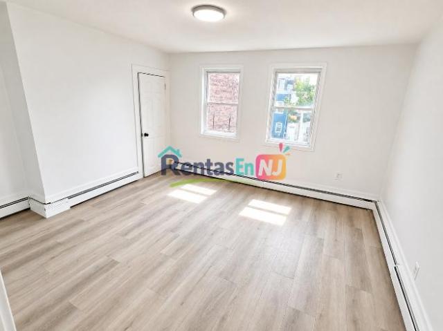 3 Br, 1 bath, Condo 804 Summer Ave