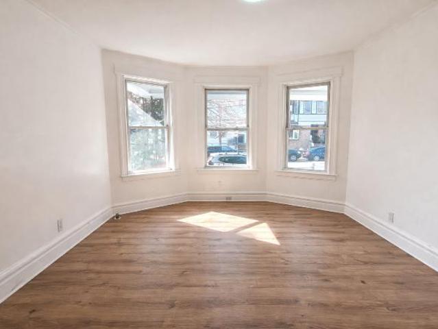 3 Br, 1 bath, Condo 878 S 19th St