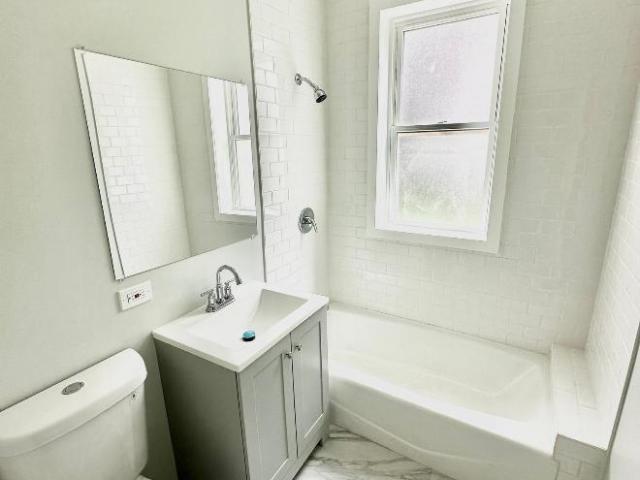 3 Br, 1 bath, Condo 8837 S Wallace St