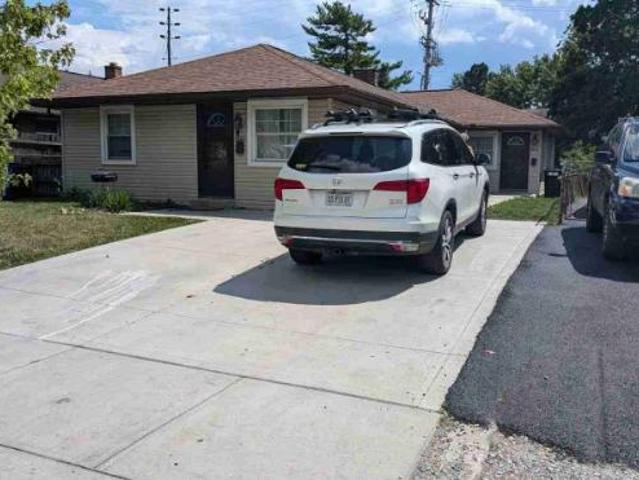 3 Br, 1 bath, Condo 885 E N Broadway