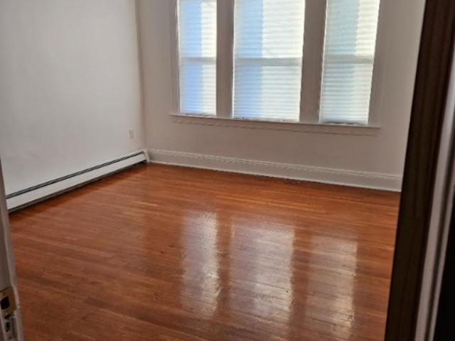 3 Br, 1 bath, Condo 8 Astoria St