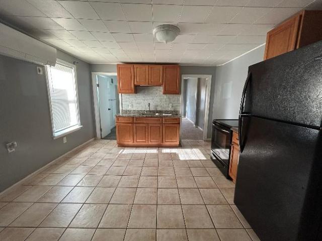 3 Br, 1 bath, Condo 93 Whipple St