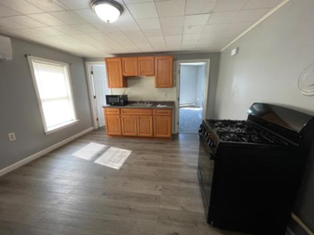 3 Br, 1 bath, Condo 93 Whipple St