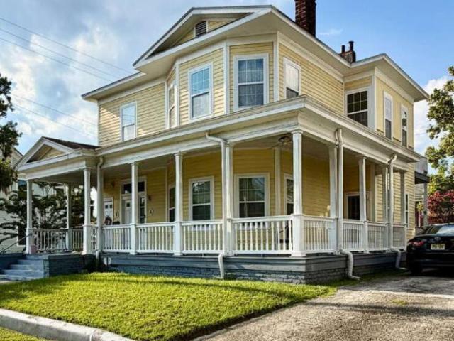 3 Br, 1 bath, Condo 904 East Duffy Street