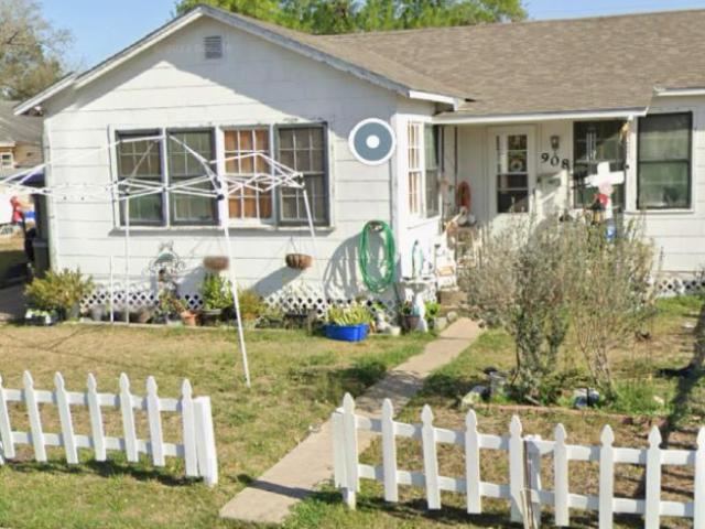 3 Br, 1 bath, Condo 908 E Doddridge