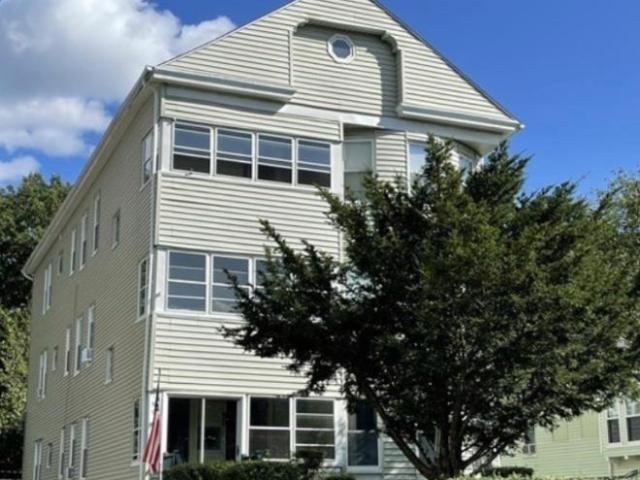 3 Br, 1 bath, Condo 90 Stanton St