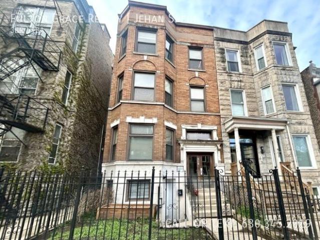 3 Br, 1 bath, Condo 910 W Addison St