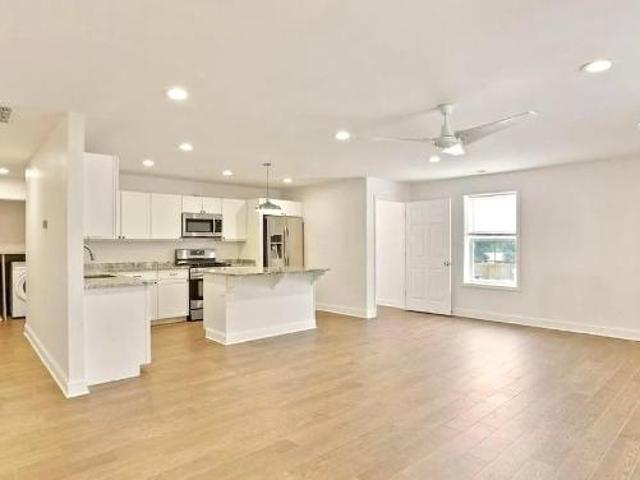 3 Br, 1 bath, Condo 913 Governor Bridge Rd